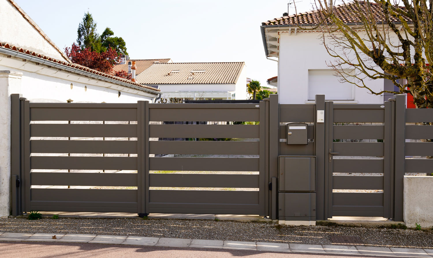 Stand Strong Fencing | Front Yard Fence Ideas for Stylish Curb Appeal